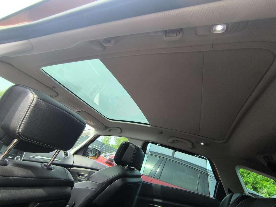 Orange Renault Scenic 2017 in Kaunas, with an engine capacity of 1.46 L and mileage of 163 thousand km for 9000 €, photo 23 on AUTOMOTO.COM.LV