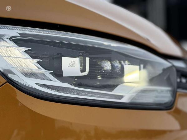 Orange Renault Scenic 2019 in Raseiniai, with an engine capacity of 1.80 L and mileage of 245 thousand km for 8800 €, photo 9 on AUTOMOTO.COM.LV