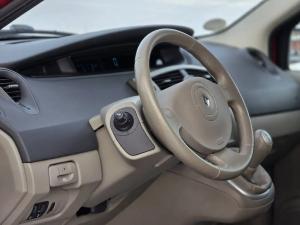 Sarkans Renault Scenic 2004 Grobiņa, ar dzinēja tilpumu 1.60 L un nobraukumu 90 tūkst. km par 2500 €, foto 10 vietnē AUTOMOTO.COM.LV