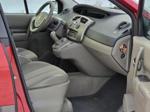 Sarkans Renault Scenic 2004 Grobiņa, ar dzinēja tilpumu 1.60 L un nobraukumu 90 tūkst. km par 2500 €, foto 18 vietnē AUTOMOTO.COM.LV