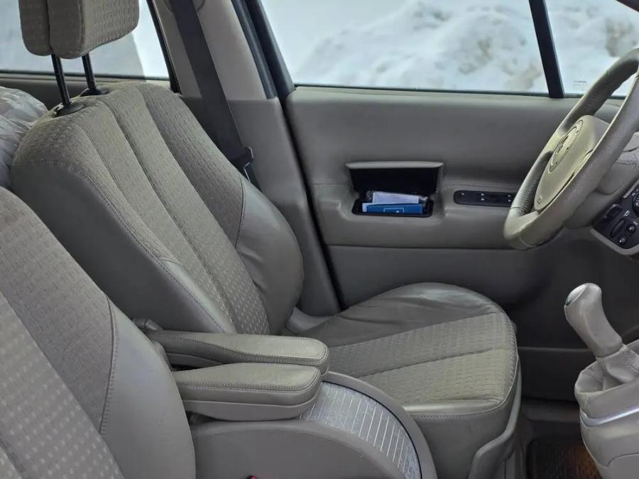 Sarkans Renault Scenic 2004 Grobiņa, ar dzinēja tilpumu 1.60 L un nobraukumu 90 tūkst. km par 2500 €, foto 19 vietnē AUTOMOTO.COM.LV