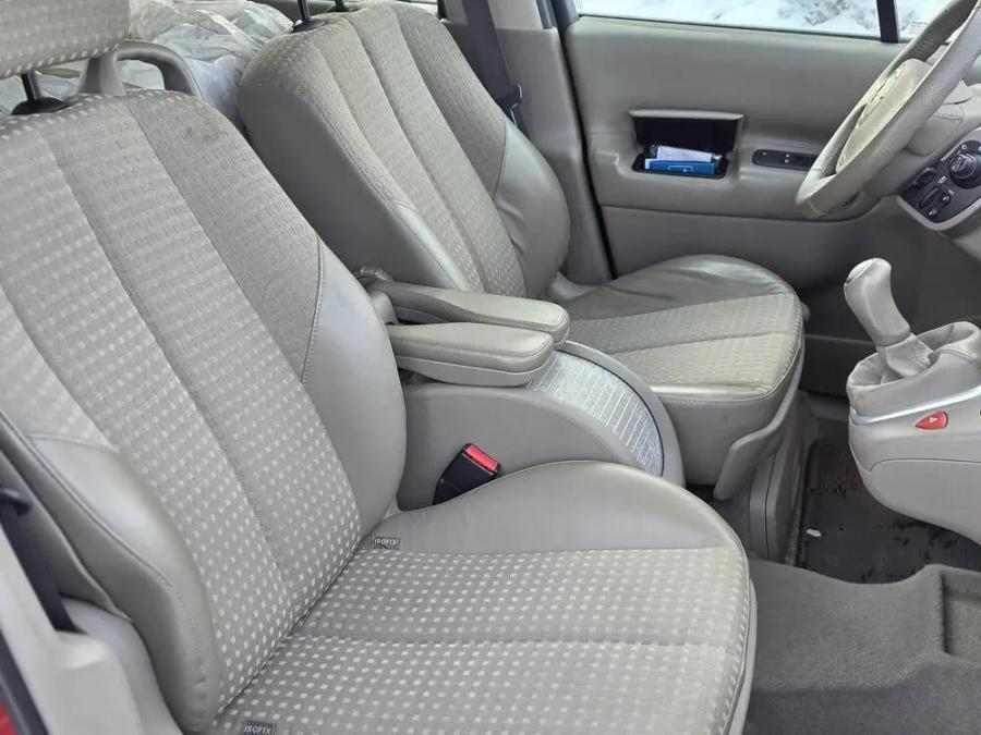 Sarkans Renault Scenic 2004 Grobiņa, ar dzinēja tilpumu 1.60 L un nobraukumu 90 tūkst. km par 2500 €, foto 24 vietnē AUTOMOTO.COM.LV