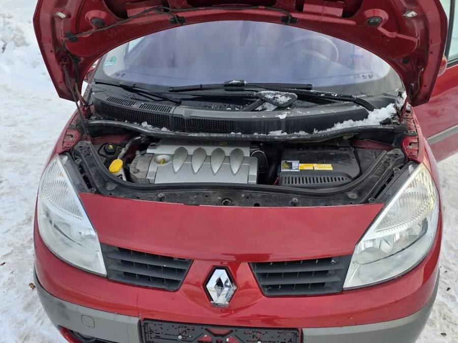 Sarkans Renault Scenic 2004 Grobiņa, ar dzinēja tilpumu 1.60 L un nobraukumu 90 tūkst. km par 2500 €, foto 26 vietnē AUTOMOTO.COM.LV