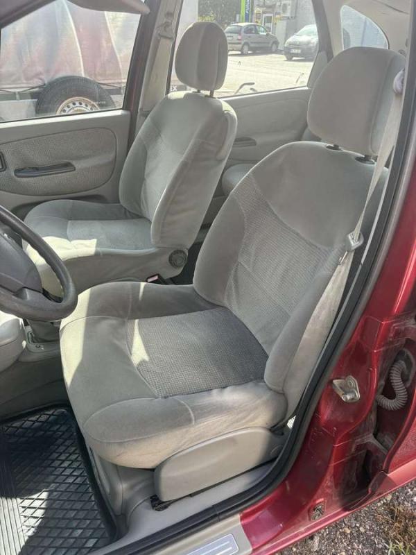 Sarkans Renault Scenic 2002 Viļņa, ar dzinēja tilpumu 1.60 L un nobraukumu 0 tūkst. km par 1550 €, foto 7 vietnē AUTOMOTO.COM.LV