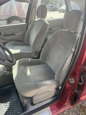 Sarkans Renault Scenic 2002 Viļņa, ar dzinēja tilpumu 1.60 L un nobraukumu 0 tūkst. km par 1550 €, foto 8 vietnē AUTOMOTO.COM.LV