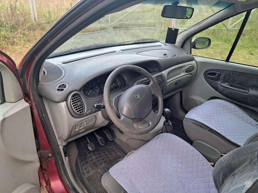 Red Renault Scenic 2002 in Kaunas, with an engine capacity of 1.87 L and mileage of 273 thousand km for 600 €, photo 6 on AUTOMOTO.COM.LV