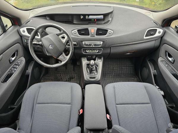 Sarkans Renault Scenic 2010 Alīta, ar dzinēja tilpumu 1.40 L un nobraukumu 212 tūkst. km par 3499 €, foto 11 vietnē AUTOMOTO.COM.LV