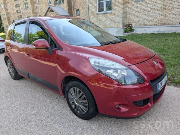 Red Renault Scenic 2010 in Saldus, with an engine capacity of 1.50 L and mileage of 325 thousand km for 3500 €, photo 3 on AUTOMOTO.COM.LV