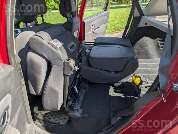 Red Renault Scenic 2010 in Saldus, with an engine capacity of 1.50 L and mileage of 325 thousand km for 3500 €, photo 10 on AUTOMOTO.COM.LV
