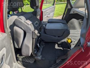 Red Renault Scenic 2010 in Saldus, with an engine capacity of 1.50 L and mileage of 325 thousand km for 3500 €, photo 11 on AUTOMOTO.COM.LV