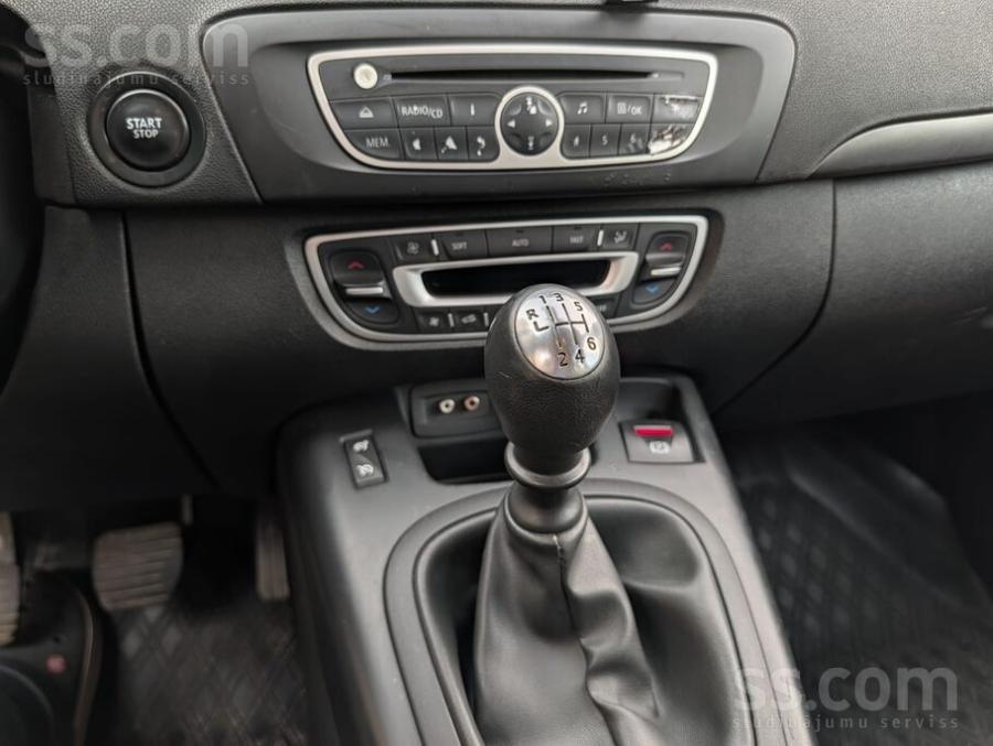 Red Renault Scenic 2010 in Saldus, with an engine capacity of 1.50 L and mileage of 325 thousand km for 3500 €, photo 12 on AUTOMOTO.COM.LV
