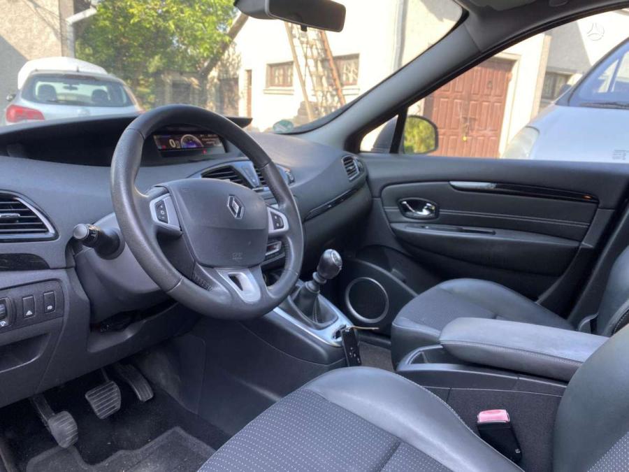 Sarkans Renault Scenic 2012 Šauļi, ar dzinēja tilpumu 1.46 L un nobraukumu 300 tūkst. km par 2650 €, foto 10 vietnē AUTOMOTO.COM.LV