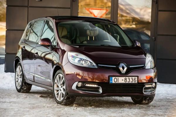 Red Renault Scenic 2013 in Jelgava, with an engine capacity of 1.60 L and mileage of 212 thousand km for 5790 €, photo 5 on AUTOMOTO.COM.LV
