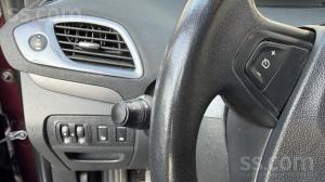 Red Renault Scenic 2014 in Valmiera, with an engine capacity of 1.20 L and mileage of 169 thousand km for 5600 €, photo 9 on AUTOMOTO.COM.LV