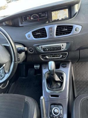 Red Renault Scenic 2015 in Kaunas, with an engine capacity of 1.50 L and mileage of 158 thousand km for 5599 €, photo 24 on AUTOMOTO.COM.LV