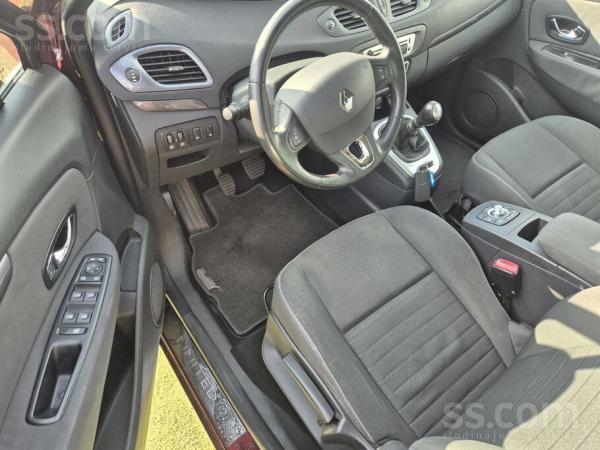 Sarkans Renault Scenic 2015 Liepāja, ar dzinēja tilpumu 1.20 L un nobraukumu 139 tūkst. km par 5400 €, foto 10 vietnē AUTOMOTO.COM.LV