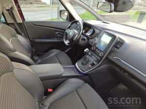 Red Renault Scenic 2017 in Saldus, with an engine capacity of 1.60 L and mileage of 222 thousand km for 10000 €, photo 15 on AUTOMOTO.COM.LV