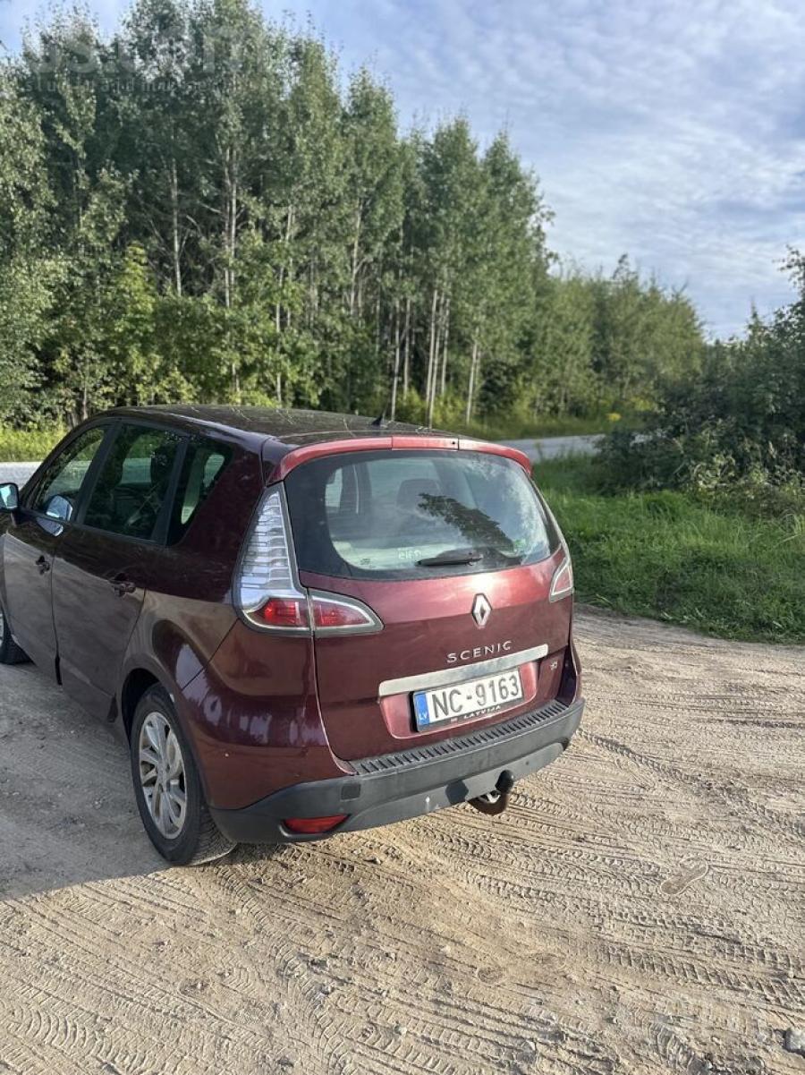 Red Renault Scenic 2015 in Riga, with an engine capacity of 1.50 L and mileage of 412 thousand km for 2900 €, photo 4 on AUTOMOTO.COM.LV