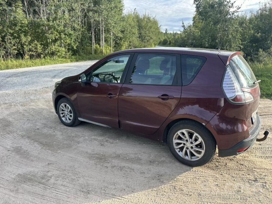 Red Renault Scenic 2015 in Riga, with an engine capacity of 1.50 L and mileage of 412 thousand km for 2900 €, photo 5 on AUTOMOTO.COM.LV