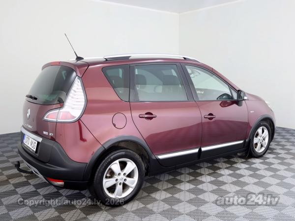 Red Renault Scenic 2013 in Tallinn, with an engine capacity of 1.60 L and mileage of 349 thousand km for 2499 €, photo 3 on AUTOMOTO.COM.LV