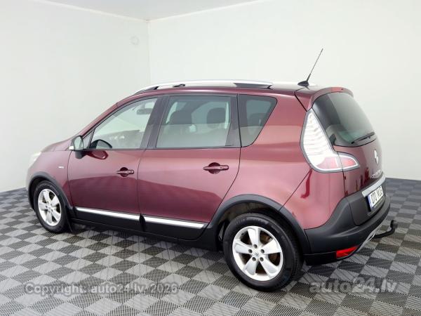 Red Renault Scenic 2013 in Tallinn, with an engine capacity of 1.60 L and mileage of 349 thousand km for 2499 €, photo 4 on AUTOMOTO.COM.LV