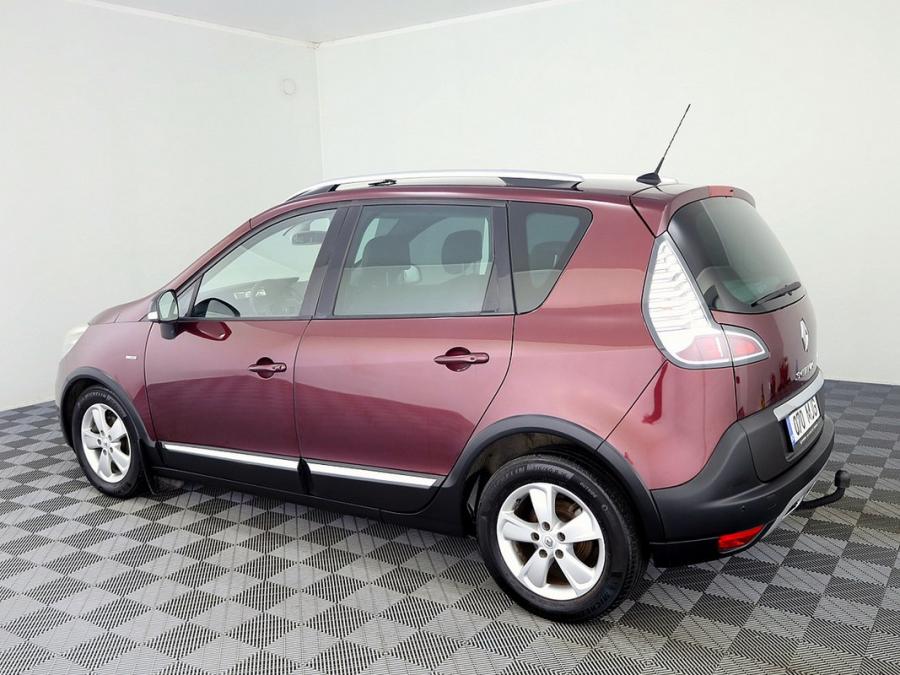 Red Renault Scenic 2013 in Tallinn, with an engine capacity of 1.60 L and mileage of 349 thousand km for 2499 €, photo 14 on AUTOMOTO.COM.LV