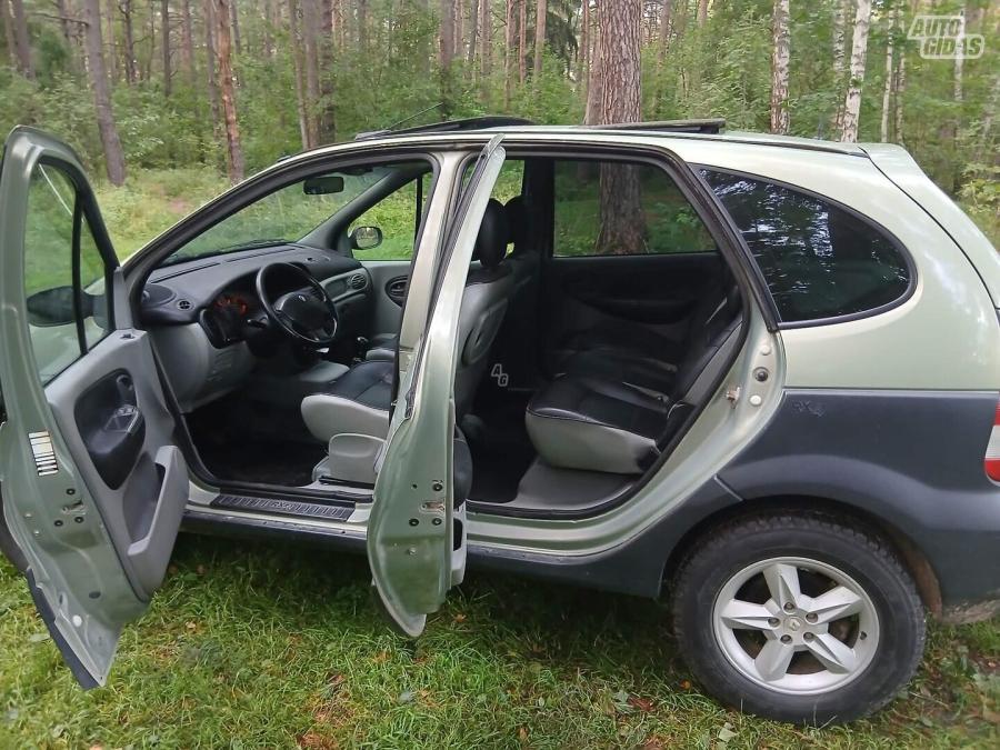 Зеленый Рено Scenic RX4 2001 в Вильнюс, объемом двигателя 1.90 л и пробегом 256 тыс. км за 1950 €, фото 1 на AUTOMOTO.COM.LV
