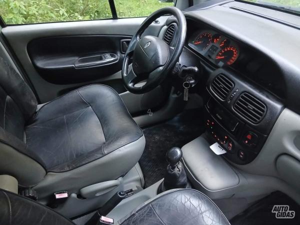 Рено Scenic RX4 2001 в Вильнюс на AUTOMOTO.COM.LV Зеленый Рено Scenic RX4 2001 в Вильнюс, объемом двигателя 1.90 л и пробегом 256 тыс. км за 1950 €, фото 5 на AUTOMOTO.COM.LV