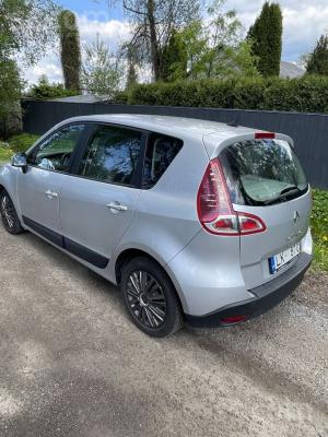 Renault Scenic 2010 Rīga, ar dzinēja tilpumu 1.90 L un nobraukumu 307 tūkst. km par 3200 €, foto 9 vietnē AUTOMOTO.COM.LV
