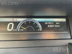 Renault Scenic 2010 Rīga, ar dzinēja tilpumu 1.90 L un nobraukumu 307 tūkst. km par 3200 €, foto 19 vietnē AUTOMOTO.COM.LV