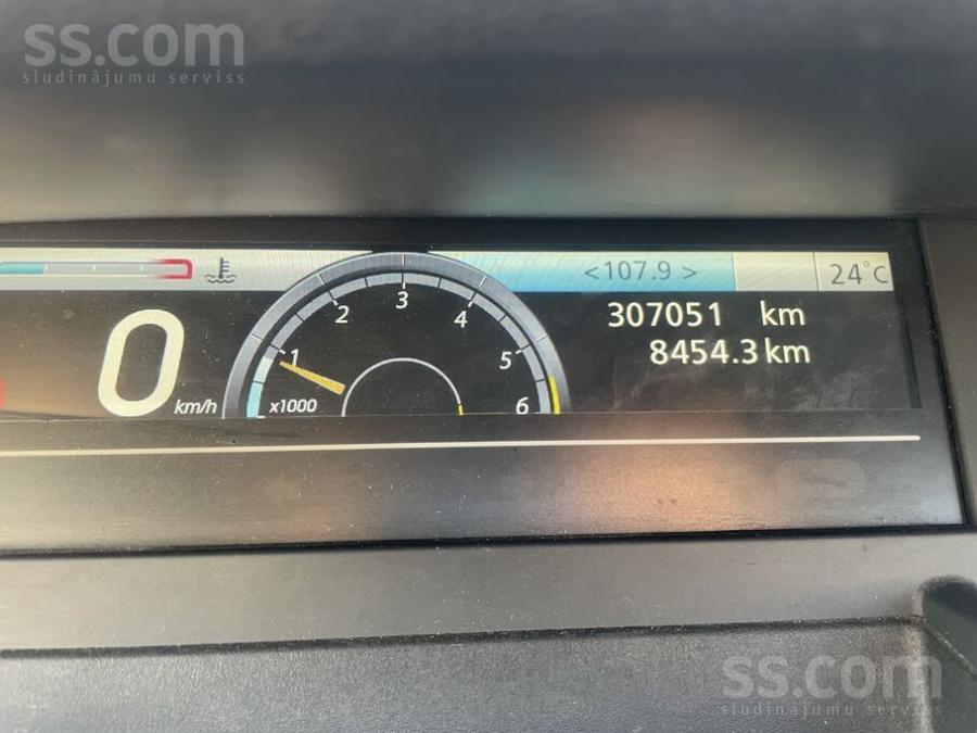 Renault Scenic 2010 Rīga, ar dzinēja tilpumu 1.90 L un nobraukumu 307 tūkst. km par 3200 €, foto 19 vietnē AUTOMOTO.COM.LV
