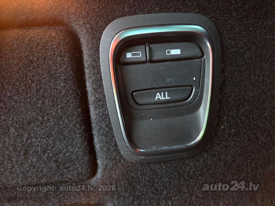 Renault Scenic 2018 Tartu, ar dzinēja tilpumu 1.60 L un nobraukumu 107 tūkst. km par 999 €, foto 11 vietnē AUTOMOTO.COM.LV