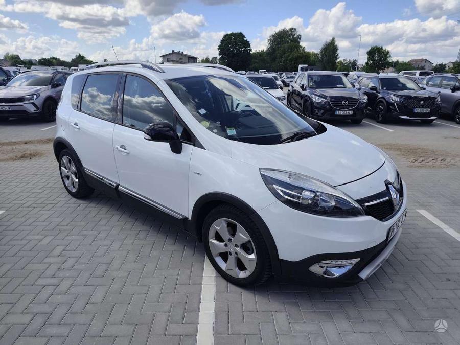 Balts Renault Scenic 2015 Tauragė, ar dzinēja tilpumu 1.46 L un nobraukumu 247 tūkst. km par 4500 €, foto 3 vietnē AUTOMOTO.COM.LV