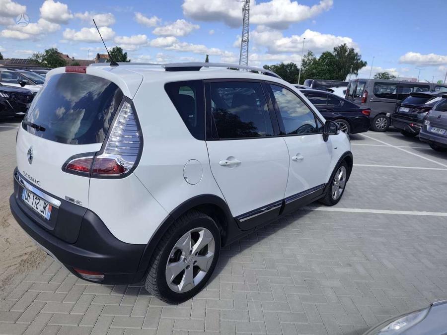 Balts Renault Scenic 2015 Tauragė, ar dzinēja tilpumu 1.46 L un nobraukumu 247 tūkst. km par 4500 €, foto 6 vietnē AUTOMOTO.COM.LV