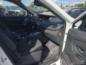 Balts Renault Scenic 2015 Tauragė, ar dzinēja tilpumu 1.46 L un nobraukumu 247 tūkst. km par 4500 €, foto 17 vietnē AUTOMOTO.COM.LV