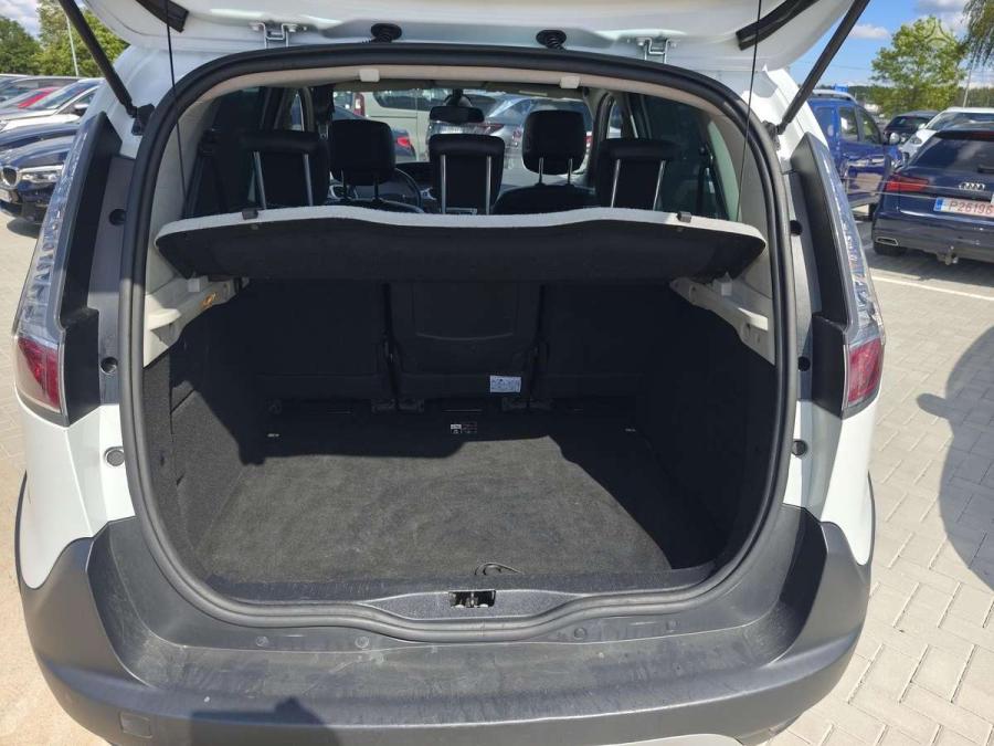 Balts Renault Scenic 2015 Tauragė, ar dzinēja tilpumu 1.46 L un nobraukumu 247 tūkst. km par 4500 €, foto 20 vietnē AUTOMOTO.COM.LV