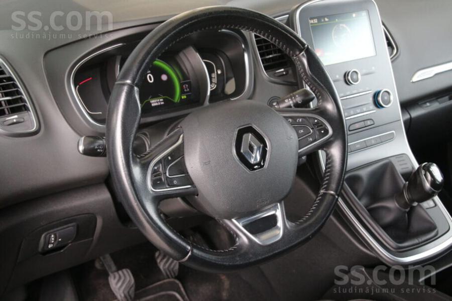 White Renault Scenic 2017 in Riga, with an engine capacity of 1.60 L and mileage of 166 thousand km for 6900 €, photo 12 on AUTOMOTO.COM.LV