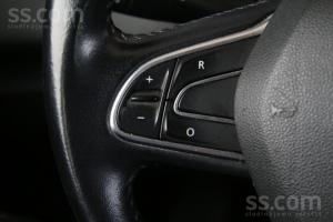 White Renault Scenic 2017 in Riga, with an engine capacity of 1.60 L and mileage of 166 thousand km for 6900 €, photo 13 on AUTOMOTO.COM.LV