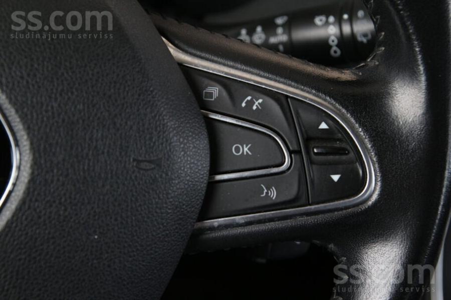 White Renault Scenic 2017 in Riga, with an engine capacity of 1.60 L and mileage of 166 thousand km for 6900 €, photo 14 on AUTOMOTO.COM.LV