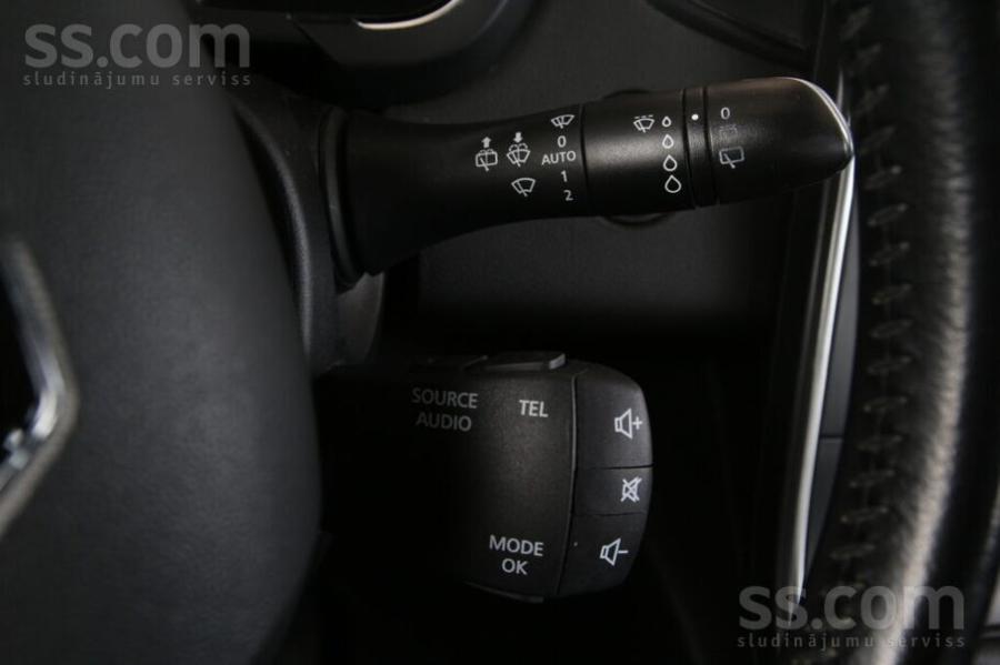White Renault Scenic 2017 in Riga, with an engine capacity of 1.60 L and mileage of 166 thousand km for 6900 €, photo 16 on AUTOMOTO.COM.LV