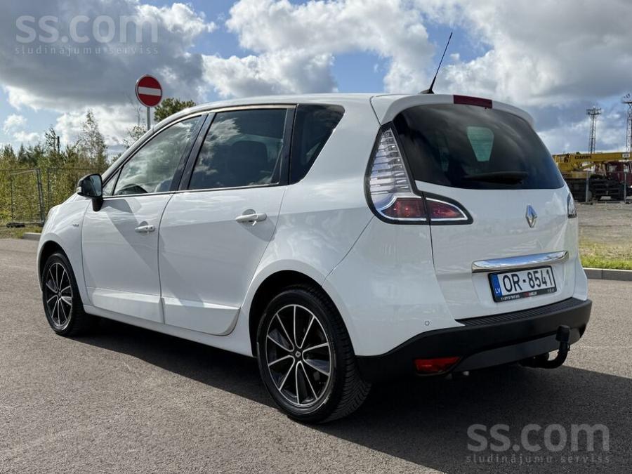Balts Renault Scenic 2012 Liepāja, ar dzinēja tilpumu 2.00 L un nobraukumu 144 tūkst. km par 6400 €, foto 3 vietnē AUTOMOTO.COM.LV