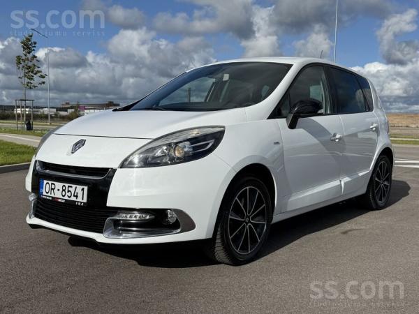 Balts Renault Scenic 2012 Liepāja, ar dzinēja tilpumu 2.00 L un nobraukumu 144 tūkst. km par 6400 €, foto 4 vietnē AUTOMOTO.COM.LV