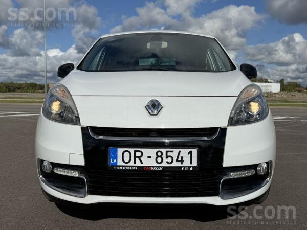 Balts Renault Scenic 2012 Liepāja, ar dzinēja tilpumu 2.00 L un nobraukumu 144 tūkst. km par 6400 €, foto 8 vietnē AUTOMOTO.COM.LV