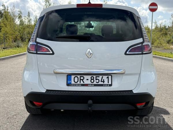 Balts Renault Scenic 2012 Liepāja, ar dzinēja tilpumu 2.00 L un nobraukumu 144 tūkst. km par 6400 €, foto 9 vietnē AUTOMOTO.COM.LV