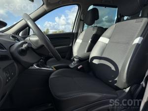 Balts Renault Scenic 2012 Liepāja, ar dzinēja tilpumu 2.00 L un nobraukumu 144 tūkst. km par 6400 €, foto 18 vietnē AUTOMOTO.COM.LV