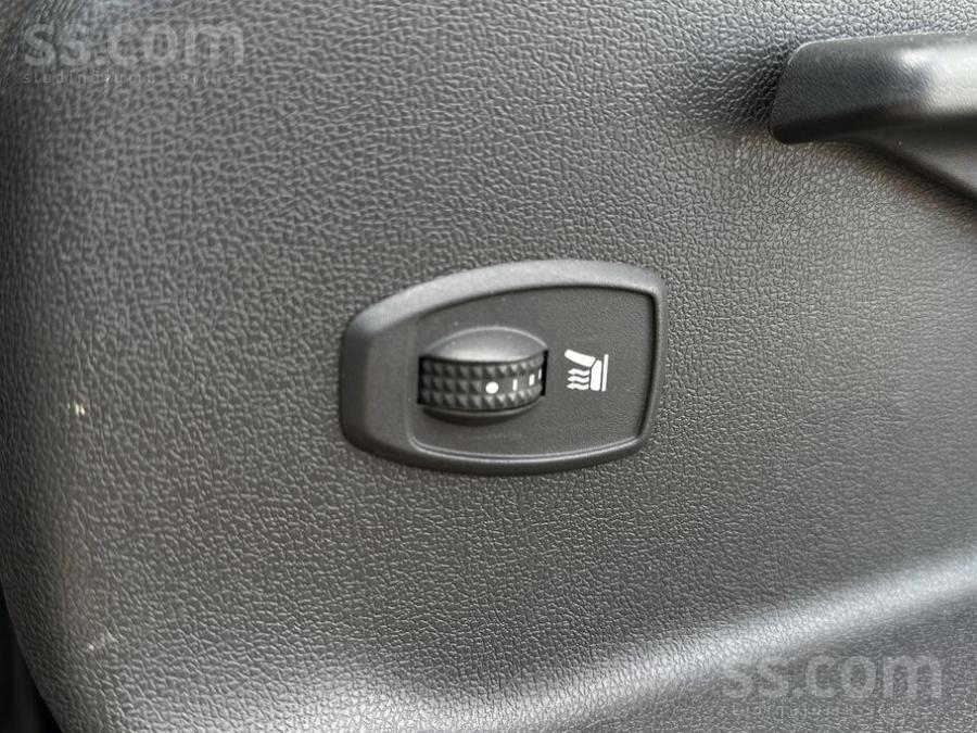 Balts Renault Scenic 2012 Liepāja, ar dzinēja tilpumu 2.00 L un nobraukumu 144 tūkst. km par 6400 €, foto 19 vietnē AUTOMOTO.COM.LV
