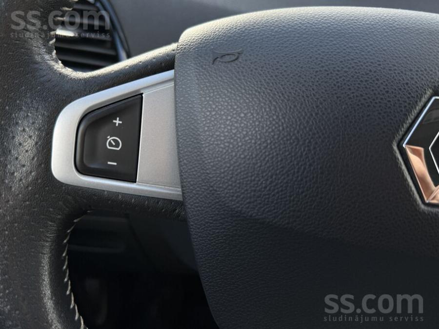 Balts Renault Scenic 2012 Liepāja, ar dzinēja tilpumu 2.00 L un nobraukumu 144 tūkst. km par 6400 €, foto 23 vietnē AUTOMOTO.COM.LV