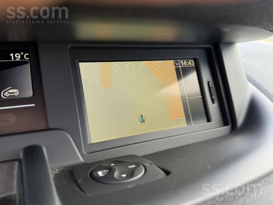Balts Renault Scenic 2012 Liepāja, ar dzinēja tilpumu 2.00 L un nobraukumu 144 tūkst. km par 6400 €, foto 25 vietnē AUTOMOTO.COM.LV
