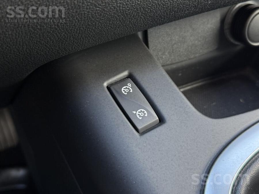 Balts Renault Scenic 2012 Liepāja, ar dzinēja tilpumu 2.00 L un nobraukumu 144 tūkst. km par 6400 €, foto 29 vietnē AUTOMOTO.COM.LV