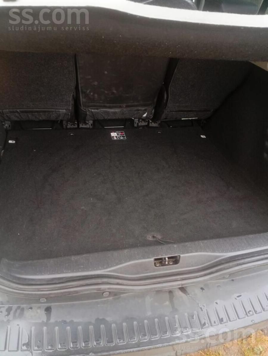 White Renault Scenic 2014 in Riga, with an engine capacity of 1.50 L and mileage of 364 thousand km for 3000 €, photo 14 on AUTOMOTO.COM.LV
